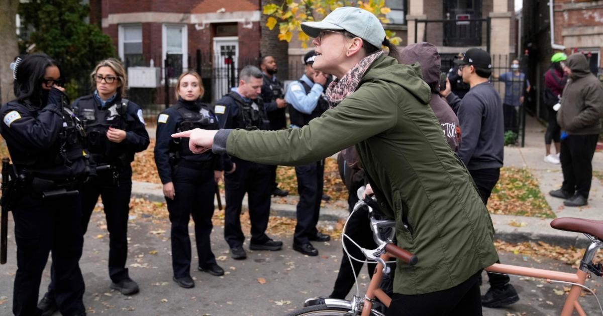 Chicago: As Trump’s ICE Gestapo Ramps Up Terror—People from All Walks ...